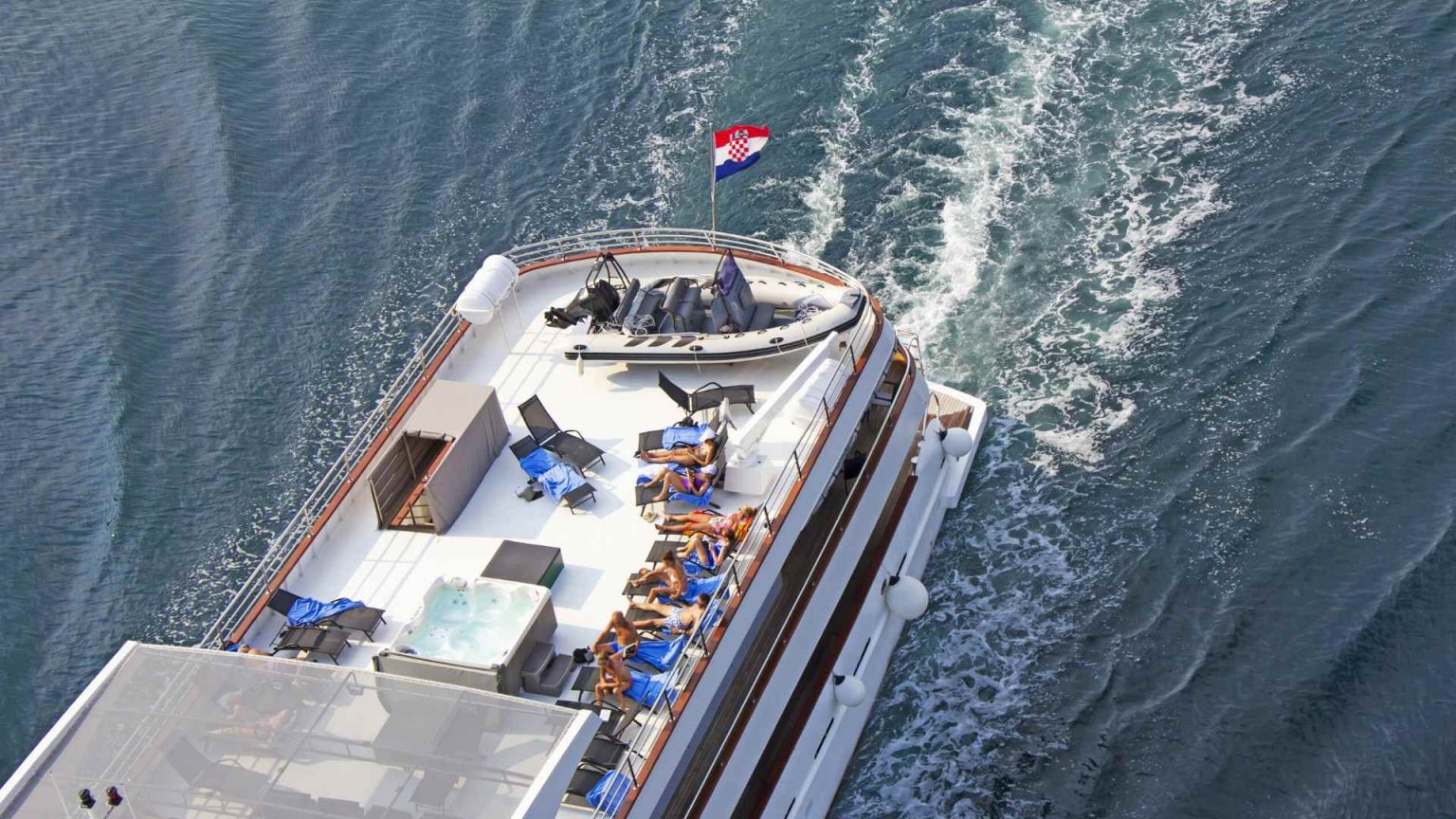 Small Ship Cruising: An Expert's Ultimate Guide!