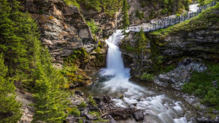35 Beautiful Waterfalls Alberta: Comprehensive Cascades Review