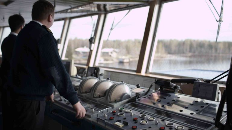 Cruise Ship Captain Salaries in 2025: Everything You Need to Know!